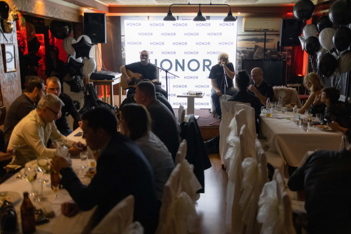 HONOR Signage Event & HONOR 50 Launch - Popup Advertising