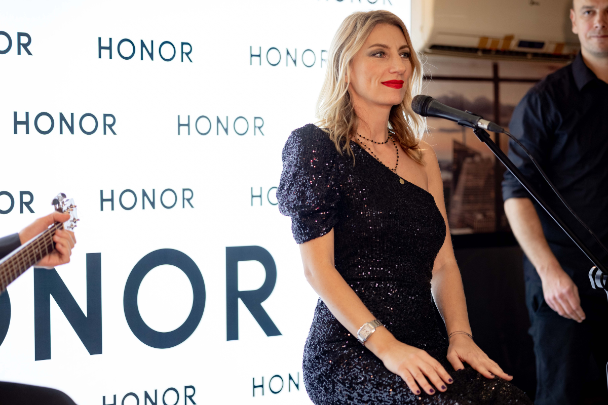 HONOR Signage Event & HONOR 50 Launch - Popup Advertising